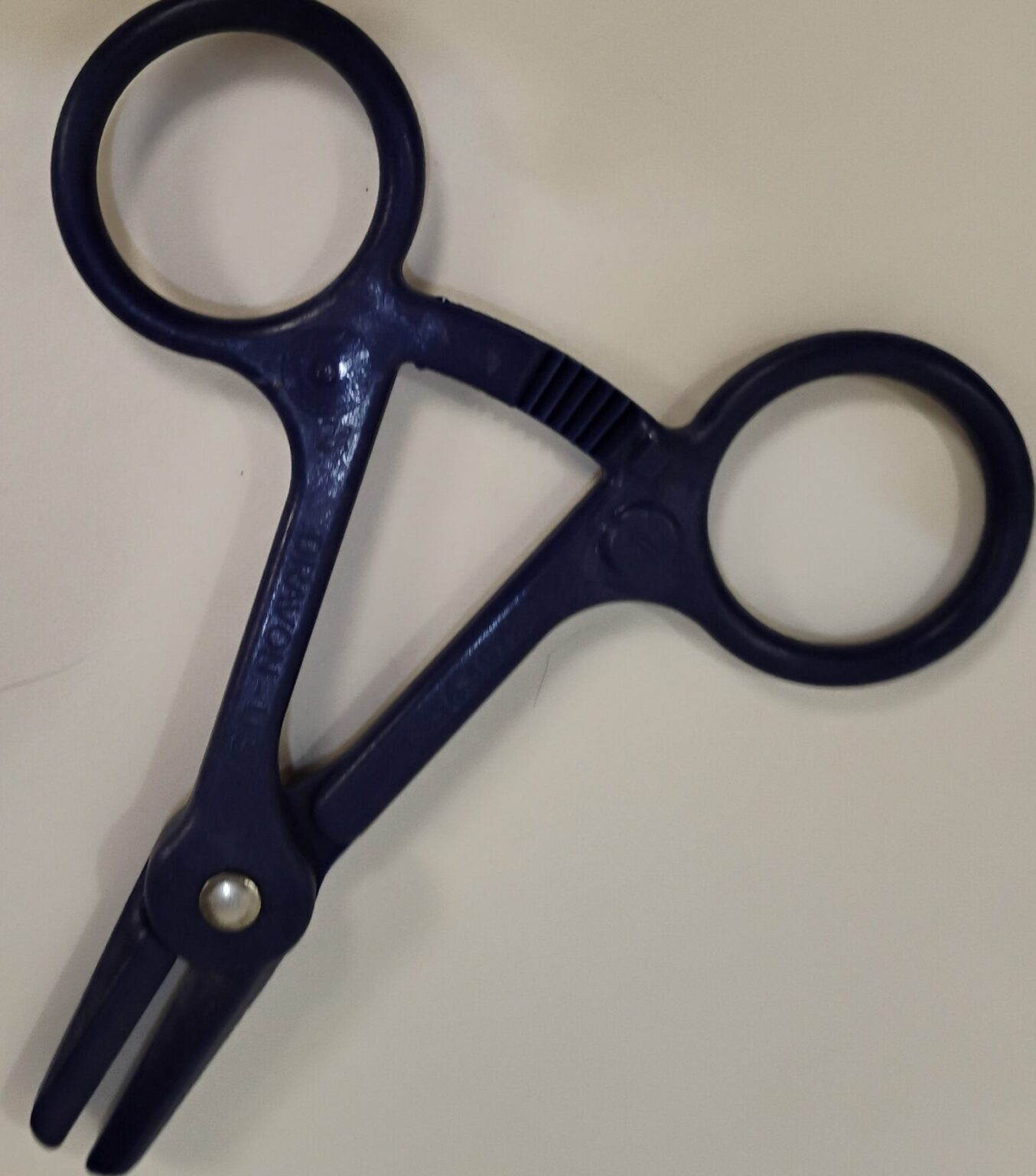 Tube Occluding Hemostat Clamp| Plastic - bloodbankdepot